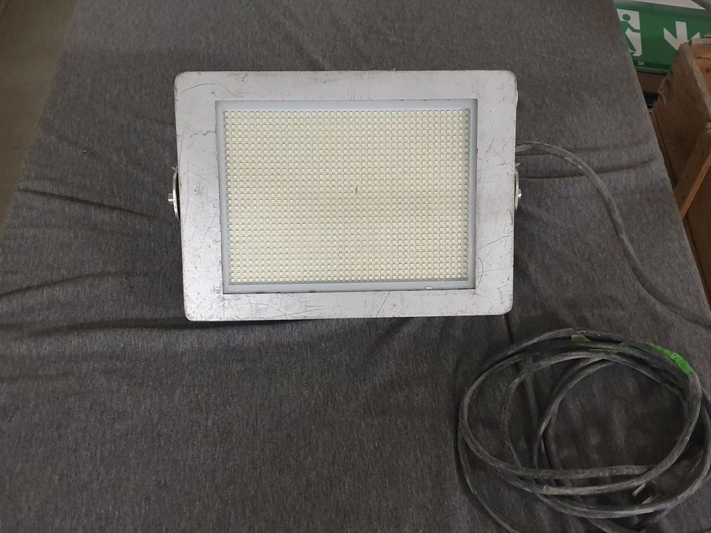 Scheinwerfer HS High Perfection Tech (S237) (Defekt) in St.Margrethen ...