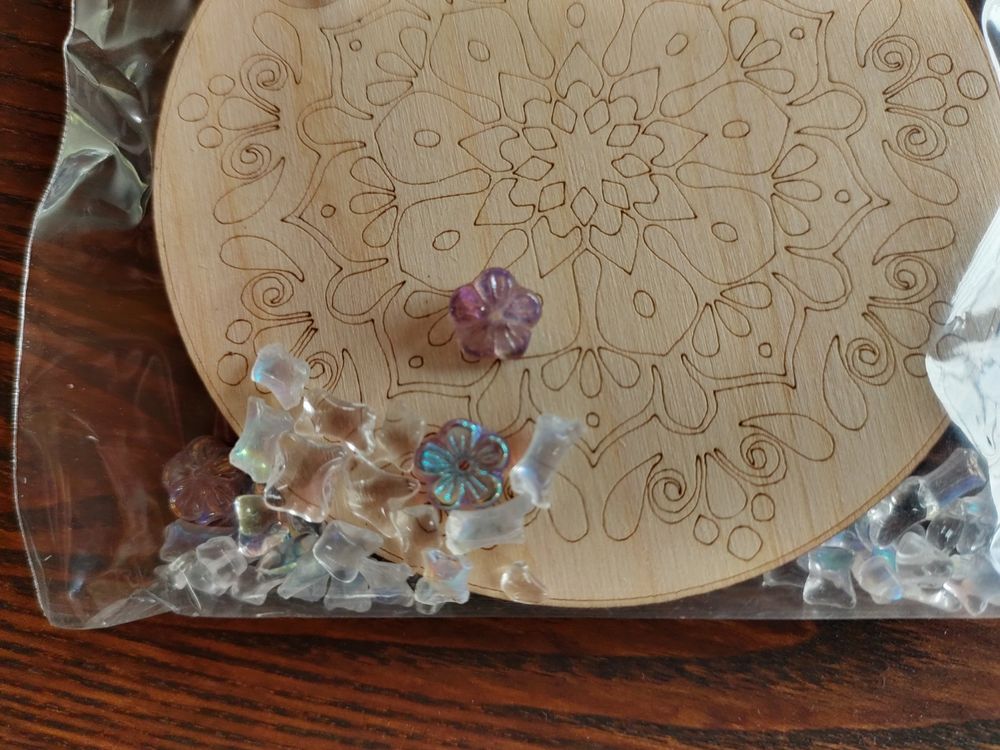 Holz Mandala Scheibe mit Perlen magnetisch vers. Farben (Neu und originalverpackt) in Thalwil ...