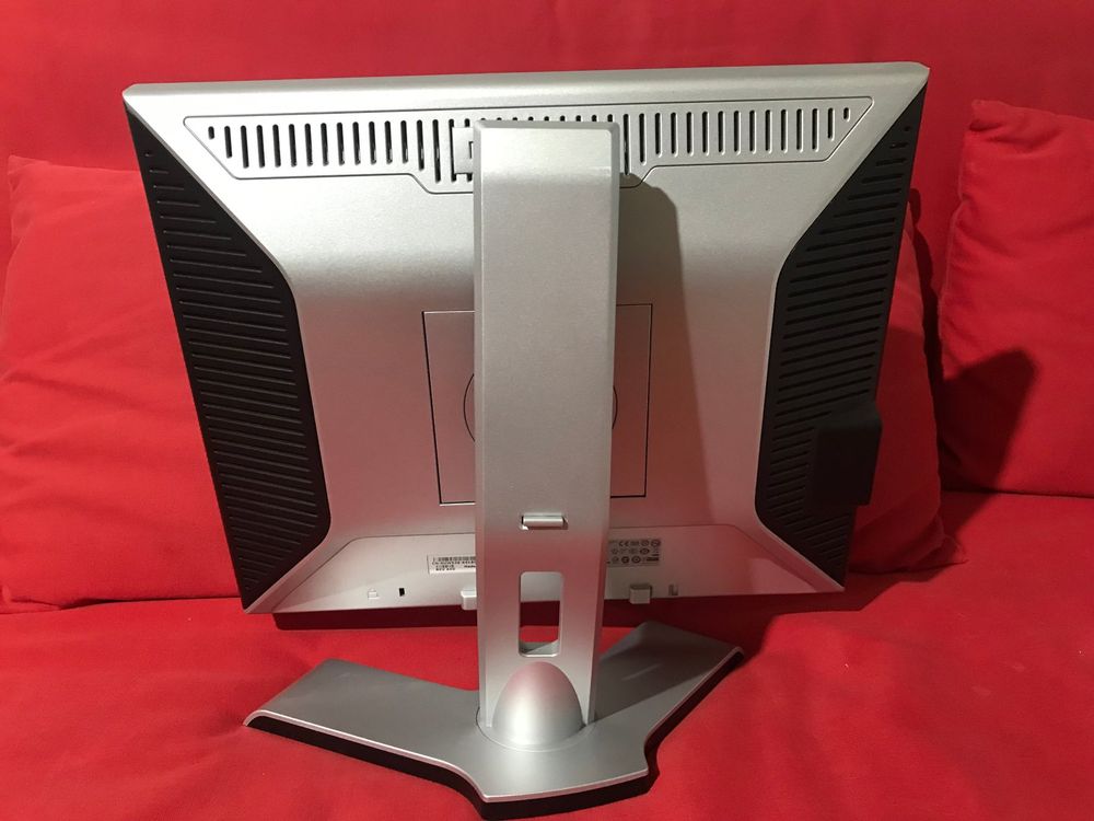 19' Dell Bildschirm Model No. 1908FPC | Kaufen auf Ricardo