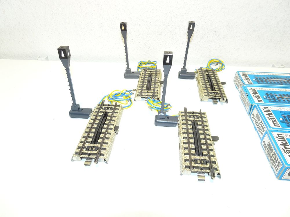 4 Märklin M-Gleis Entkuppler mit Lichtmast HO 5112 / 5113 (Gebraucht ...