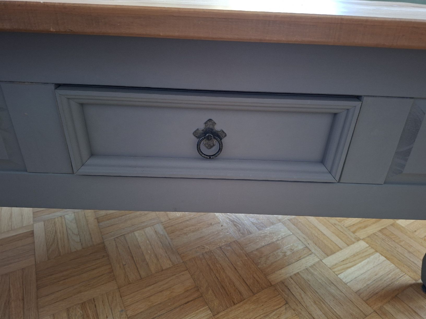 Table basse vintage en bois massif avec tiroir (D'occasion) à Gumefens ...