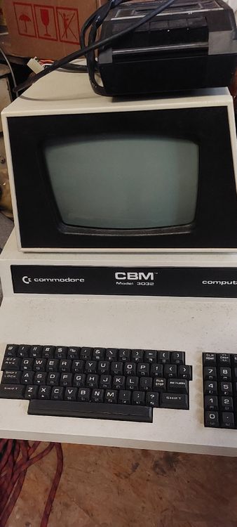computer commodore sehr alt Rarität nicht getestet 90 er ? (Defekt) in ...