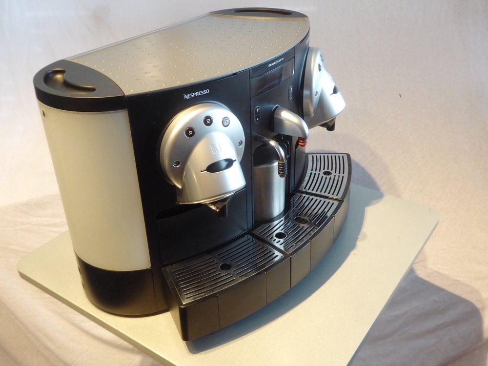 NESPRESSO GEMINI CS220 CS 220 PRO Typ702 (Gebraucht) in Safenwil für ...