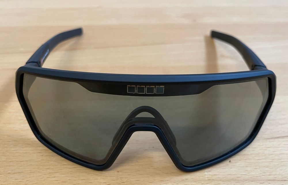 Sportbrille react, rev onyx/black (Gebraucht) in Winterthur für CHF 184 – mit Lieferung auf ...