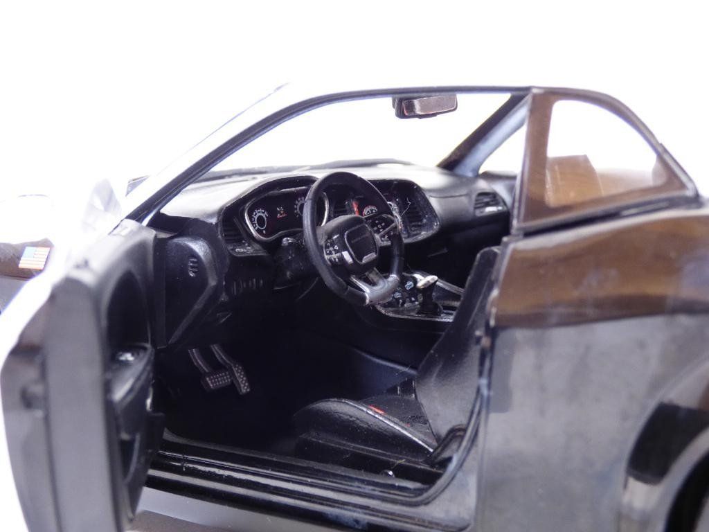 DODGE CHALLENGER R/T Demon Highway POLICE 1/18 NEU (Neu und ...