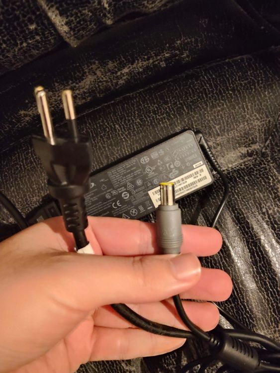 Lenovo power adapter 20V 4.5A (Gebraucht) in Zürich für CHF 40 – nur ...