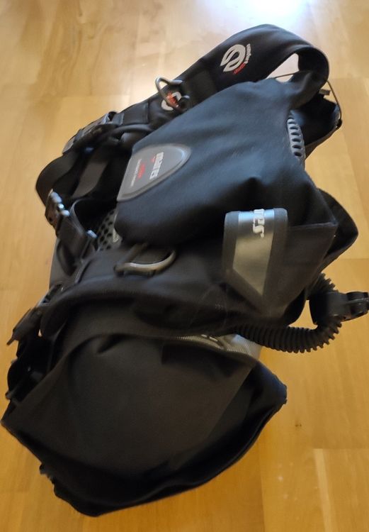 Tarierjacket Mares Hybrid MRS+ M/L (Gebraucht) in Zürich für CHF 88 ...