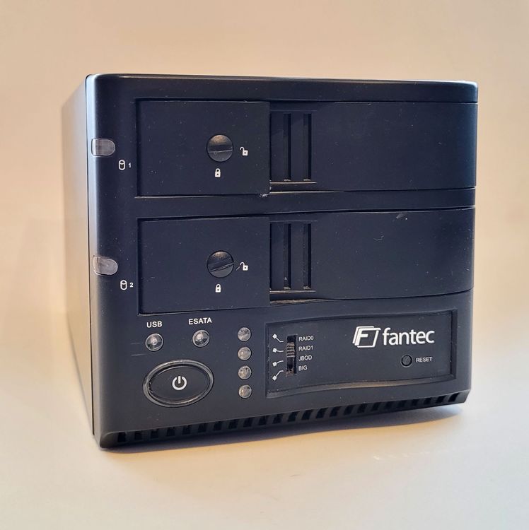 Externes RAID-Gehäuse (FANTEC MR-35DUS2) inkl. WD 500GB-HDD (Defekt) in ...