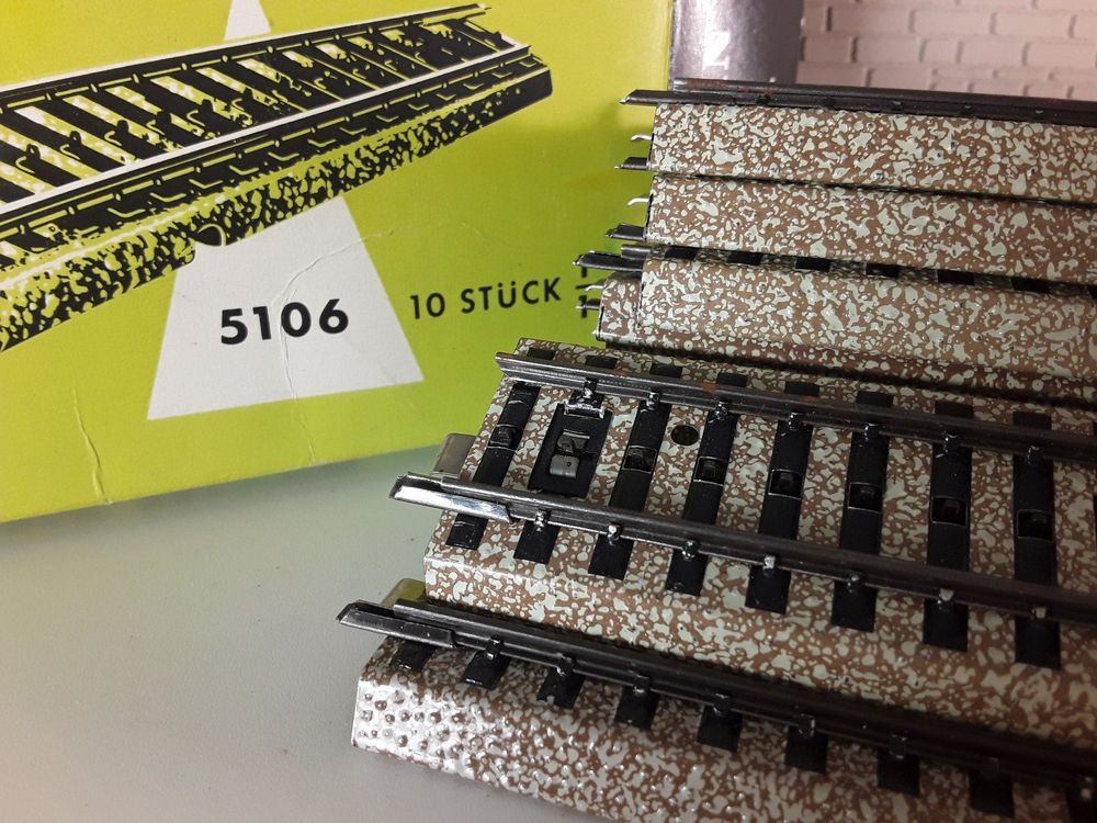 Märklin M Gleis _ 10 x Gerade Nr. 5106 _ Spur H0 (Gebraucht) in Uerikon für CHF 14 – mit ...