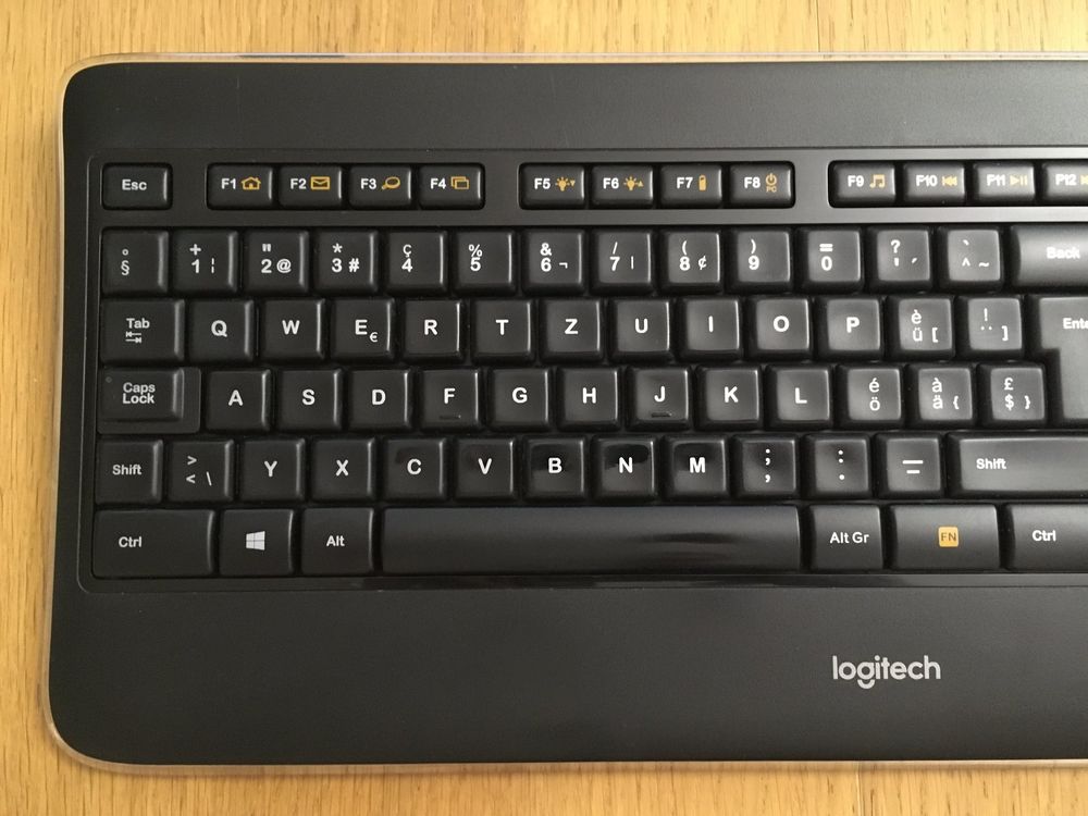 LOGITECH Wireless Illuminated Keyboard K800, super Zustand (Gebraucht ...
