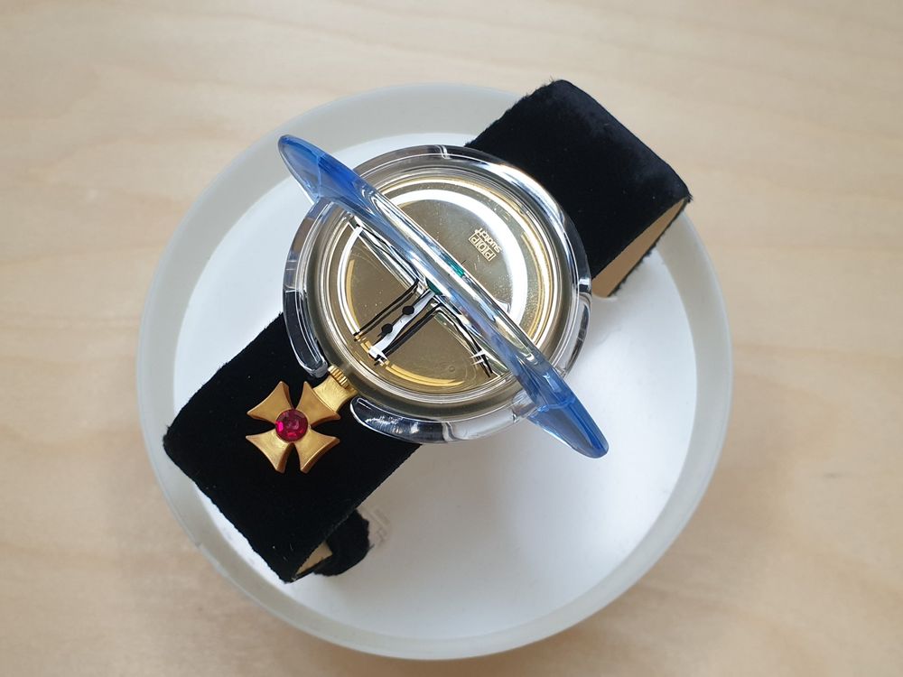 Swatch Orb PWZ 104 Vivienne Westwood (D'occasion) à pour CHF 71 – avec livraison | Acheter sur ...
