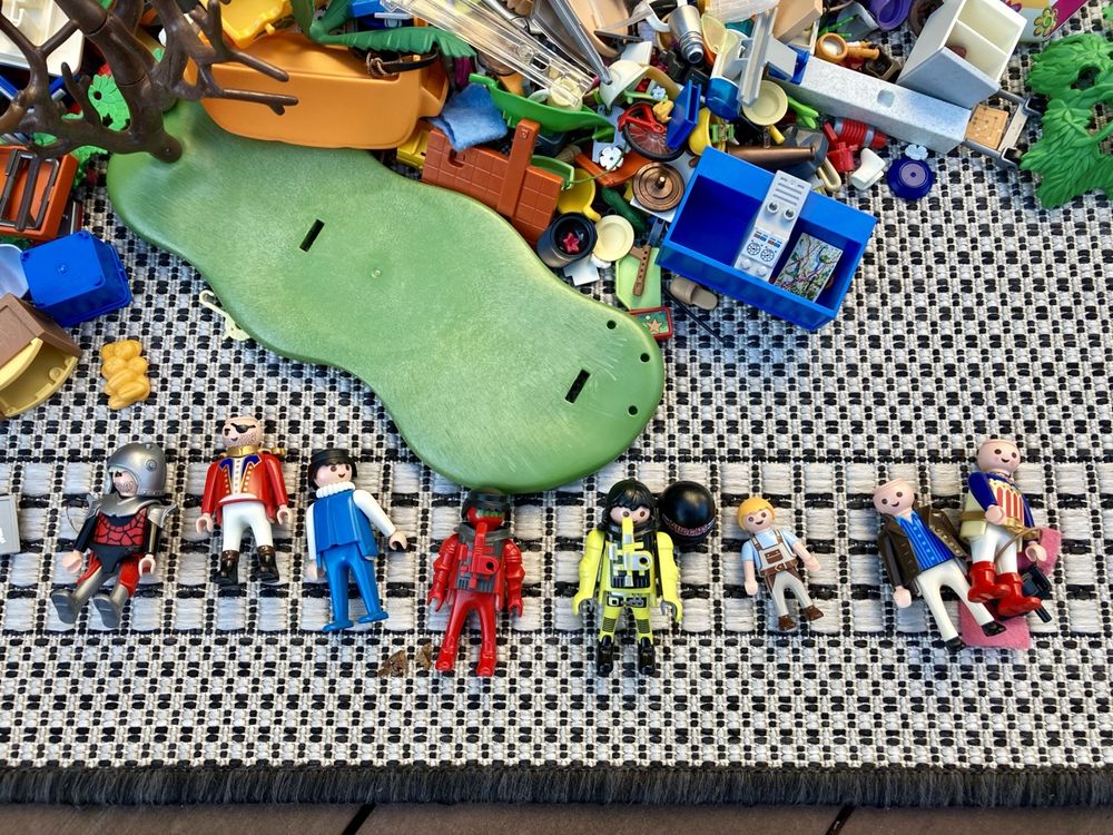 Playmobil ganze Kiste, unsortiert (Gebraucht) in Zürich für CHF 25 – mit Lieferung auf Ricardo ...