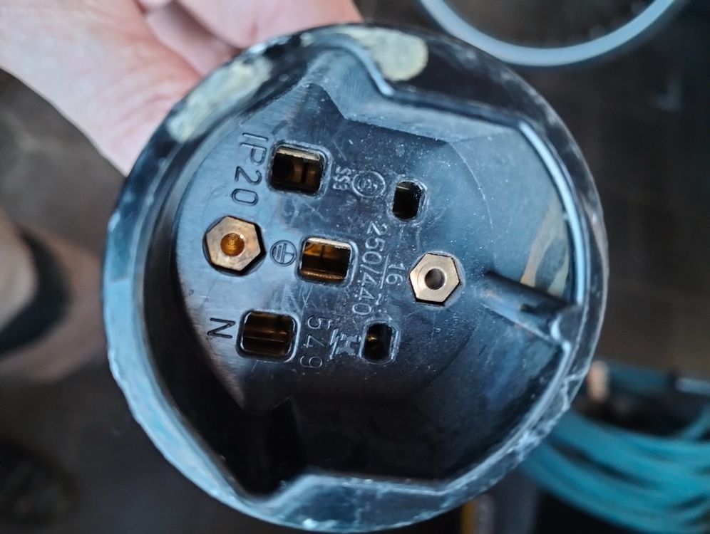 Stecker mit Kupplung IP44+ IP20 (Gebraucht) in Wangen SZ für CHF 10 ...