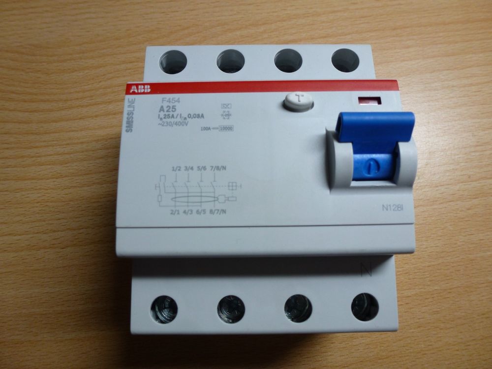 FI 4pol. 25A 30mA ABB-smissline (Gebraucht) in Hombrechtikon für CHF 2.1 – mit Lieferung auf ...