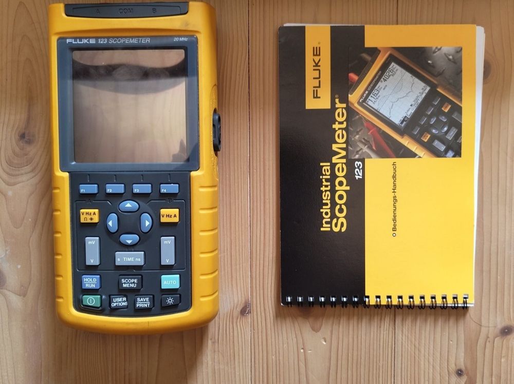 DEFEKTES Fluke 123 Scopemeter (Defekt) in Uster für CHF 250 – mit ...