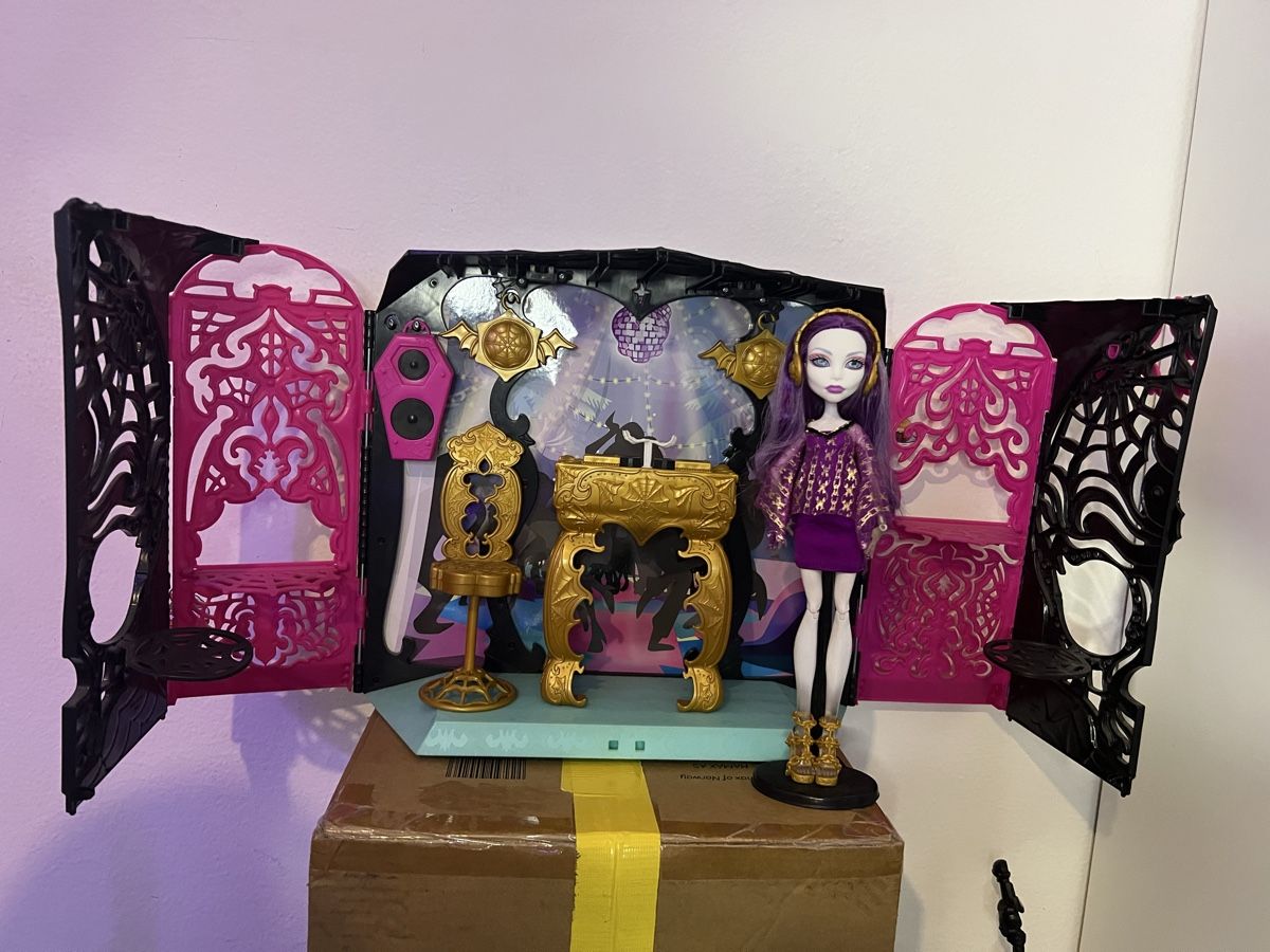 Monster high (Nuovo (secondo la descrizione)) a Osogna per CHF 125 ...