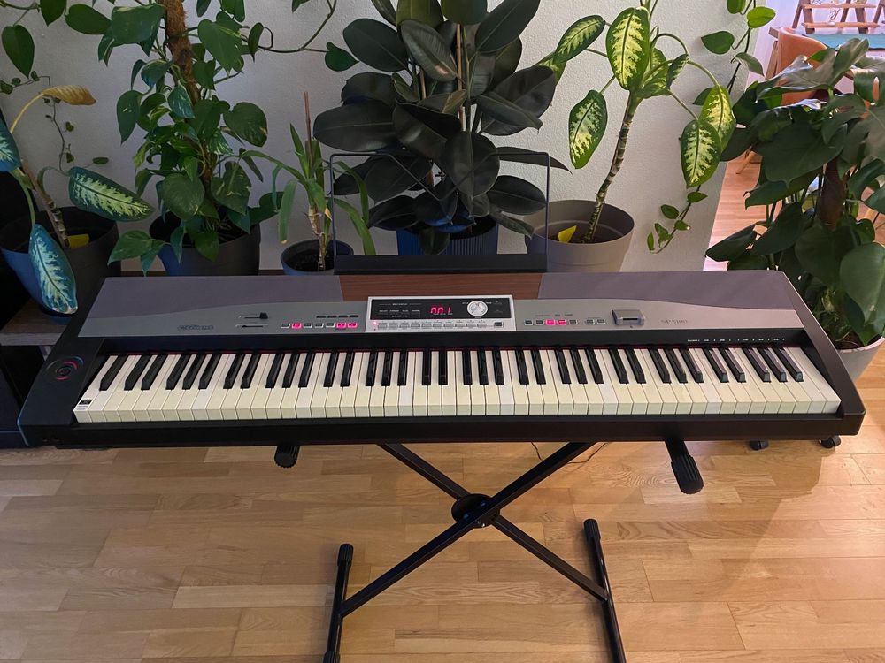 Stage Piano SP-5100 / Hochwertiges E-Piano / mit Ständer (Gebraucht) in ...