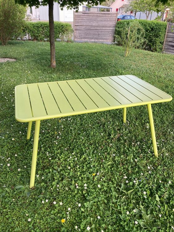 Table Fermob (Gebraucht) in für CHF 180 – nur Abholung auf Ricardo kaufen