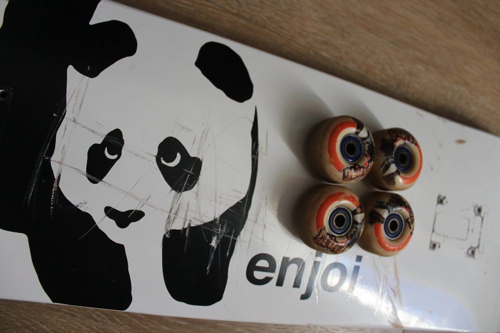 skate deck enjoi team 8.0 + roues blind 50mm + roulements | Kaufen auf ...
