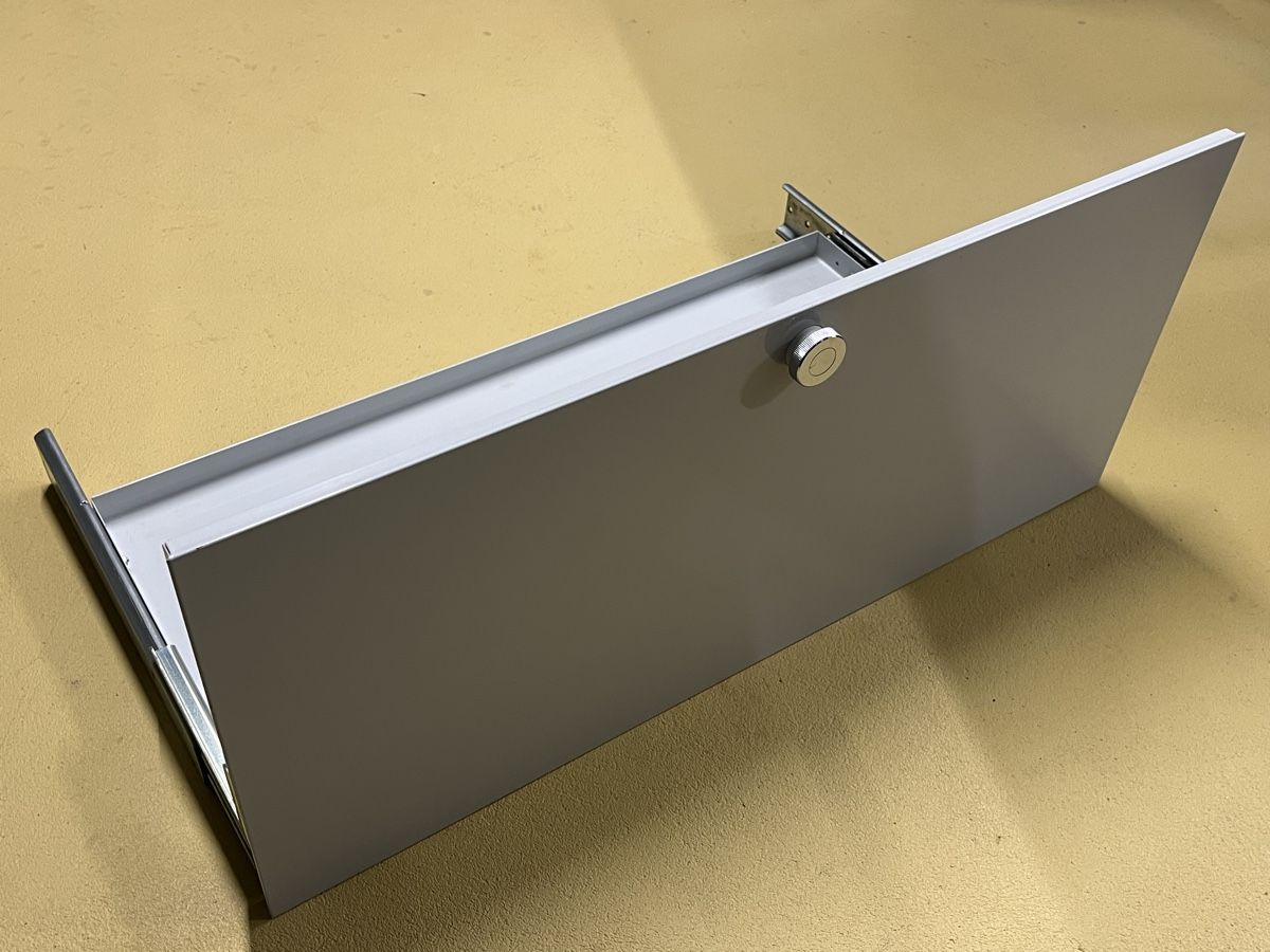 USM Haller Ausziehtüre Ausziehtablar mit Front und Blech (Gebraucht) in ...