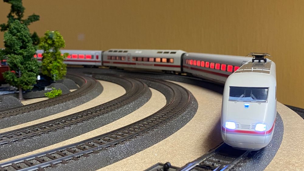 Märklin ICE 1/2 Digital mit neuem HLM/LED + Traktions-Set (Gebraucht ...