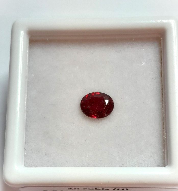 Promo - Rubis ovale 0.69 ct - 6x4 mm - CERTIFICAT 950.- Fr (Neuf (Voir ...