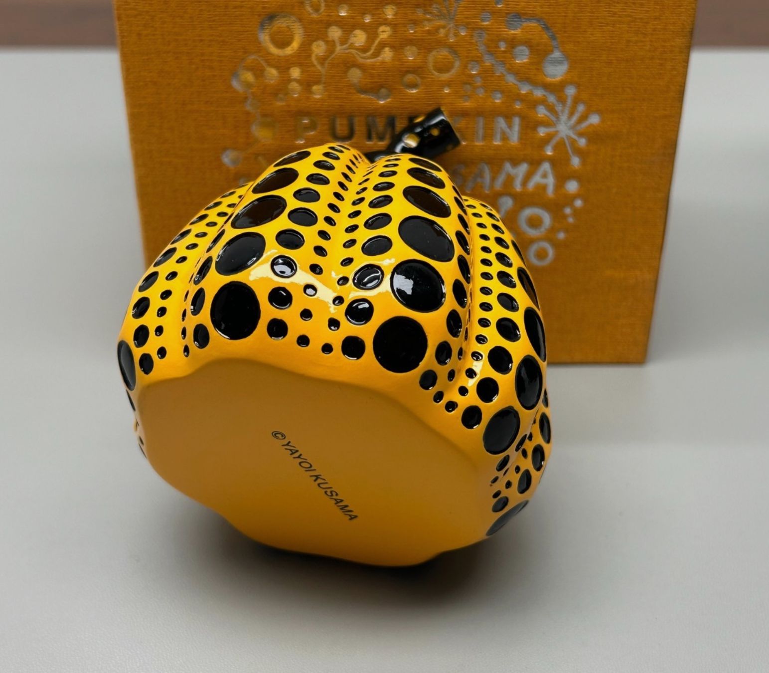 Yayoi Kusama - Set aus 3 Kürbissen Skulpturen (Neuf (Voir description ...