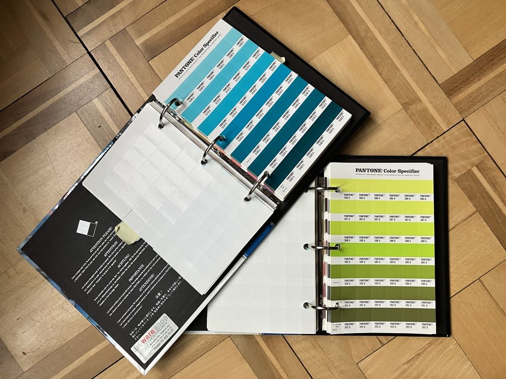 PANTONE Solid Chips coated/uncoated (Gebraucht) in Zürich für CHF 15 ...