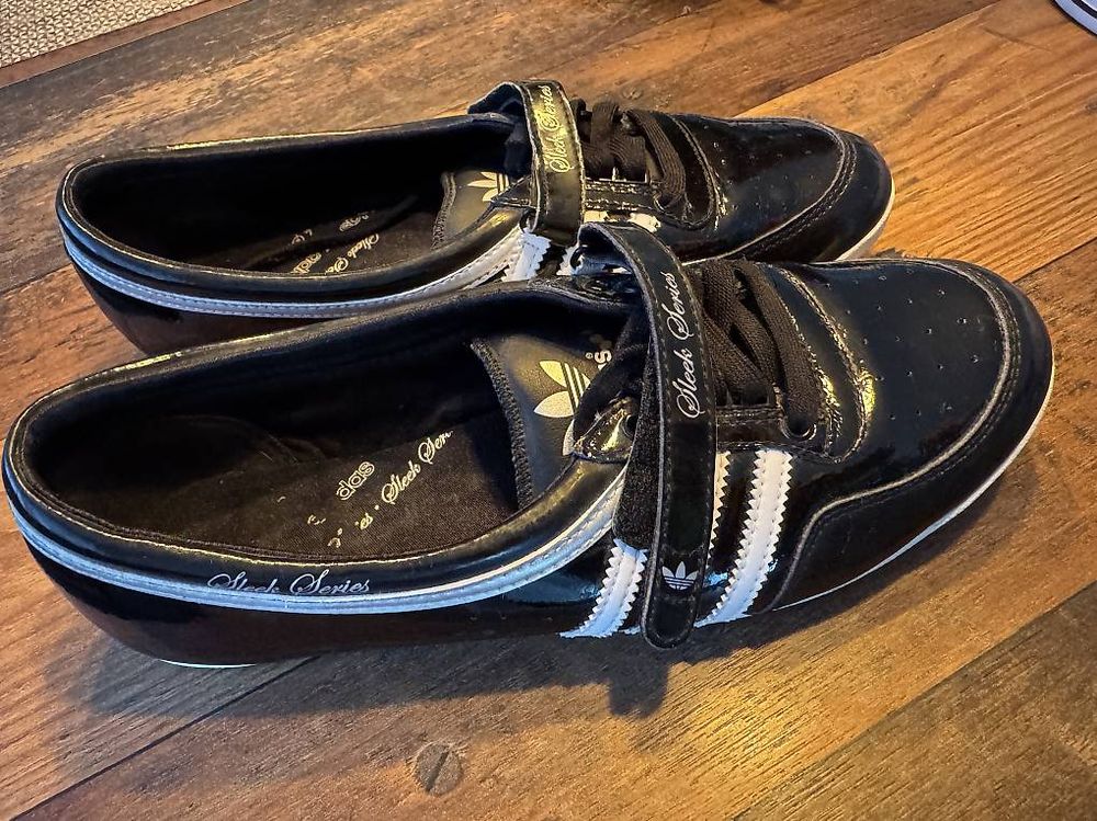 Adidas ballerinas Glanz (Gebraucht) in Oftringen für CHF 25 – nur ...