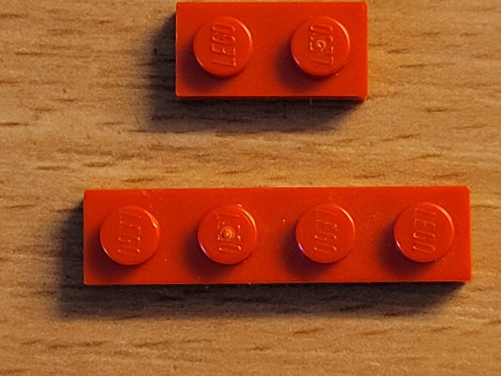 Lego - 2 pièces rouge plate à 2 et 4 tenons | Kaufen auf Ricardo