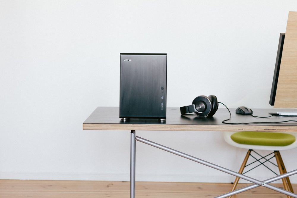 Kompakter High End Office PC – Xeon, Windows 11 (Gebraucht) in Olten ...