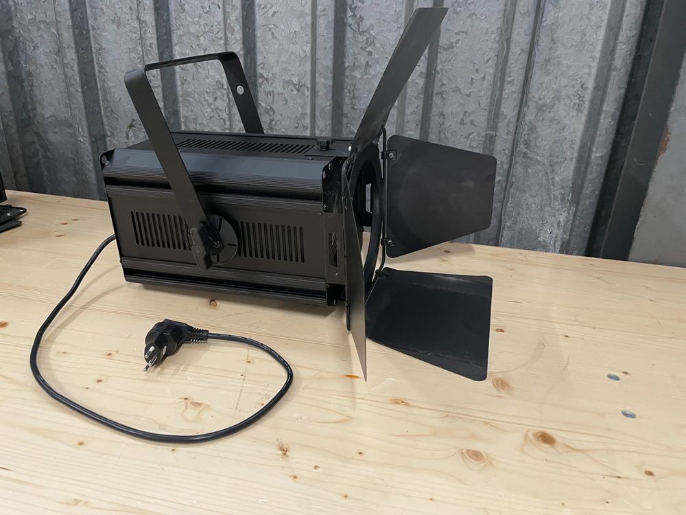 Eurolite Fresnel 650/1000 Scheinwerfer Theater Spot | Kaufen auf Ricardo