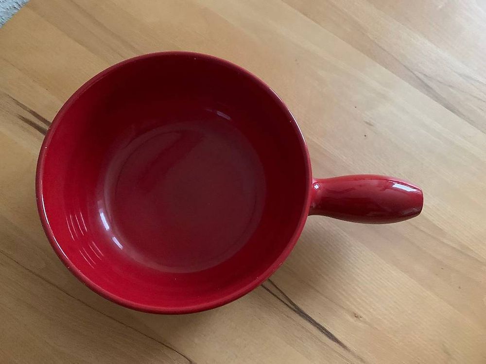Sehr schönes kirschrotes Käsefondue-Caquelon aus Steinzeug (Gebraucht ...