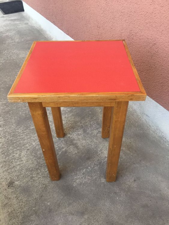 Super Rote Hocker aus Holz (Gebraucht) in Zürich für CHF 49 – nur ...