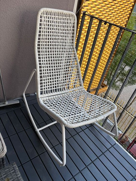 Weisser Schaukelstuhl für Balkon oder Terrasse, neuwertig (Gebraucht ...