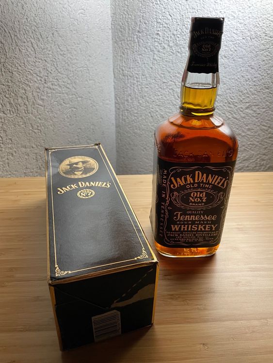 Jack Daniels 1982 USA 1 liter (Gebraucht) in Estavayer-le-Lac für CHF 139.9 – mit Lieferung auf ...