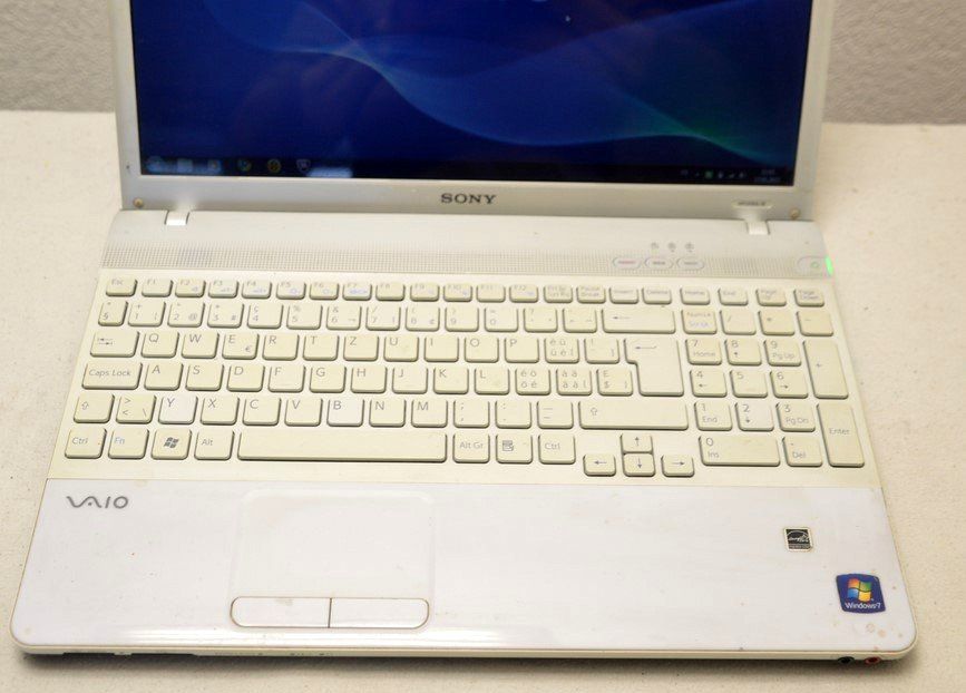 Laptop Sony Vaio PCG-71211M i3 15,7" (Gebraucht) in für CHF 90 – mit Lieferung auf Ricardo kaufen