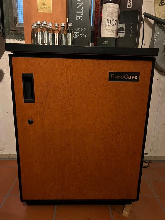 EuroCave Compact Vieillithèque – Premium Weinkühlschrank (Gebraucht) in Russikon für CHF 220 ...