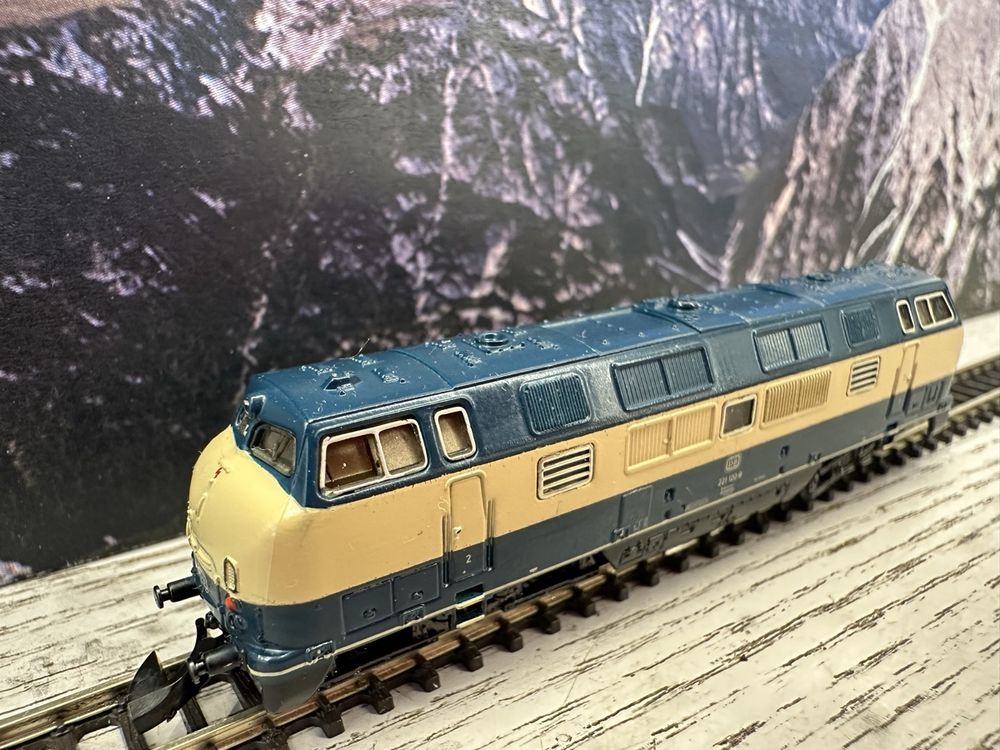 Märklin 8821 DB BR 221 (Gebraucht) in Lupsingen für CHF 89 – nur Abholung auf Ricardo kaufen