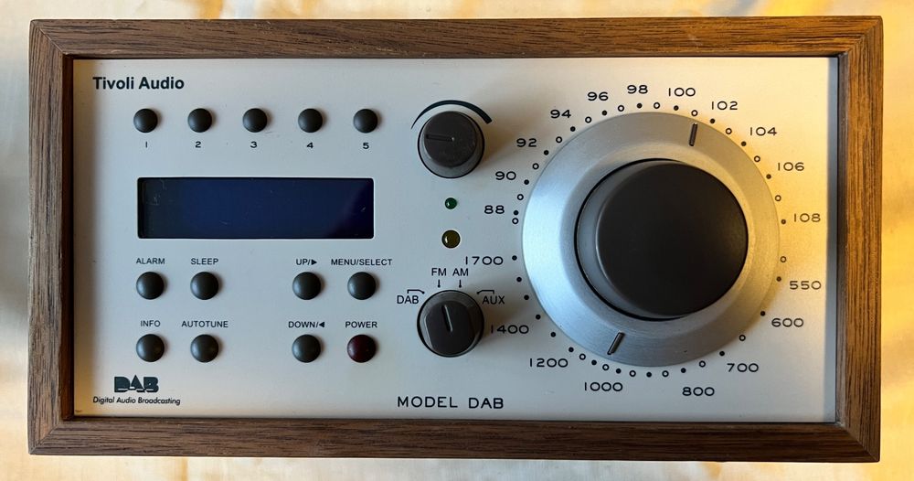 TIVOLI RADIO MODEL DAB (Gebraucht) in Herrliberg für CHF 88 – mit ...
