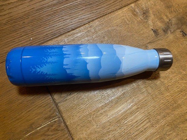 Thermo Trinkflasche blau Wald & Berg Design 500ml (Gebraucht) in Tennwil für CHF 1 – mit ...