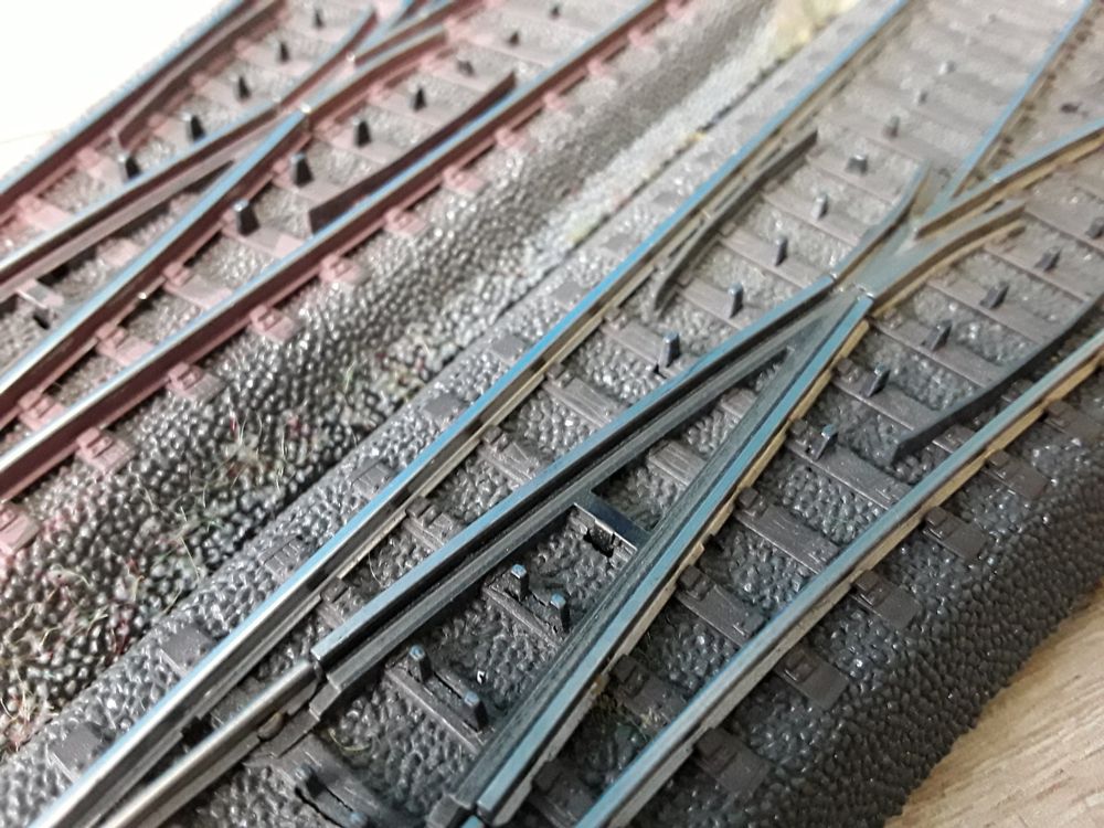 Märklin C Gleis _ 2 elektr. Weichen links rechts _ Spur H0 | Kaufen auf ...