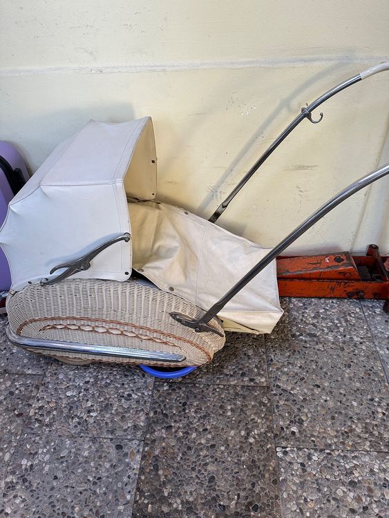 Antiker geflochtener Royal Eka Kinderwagen | Kaufen auf Ricardo