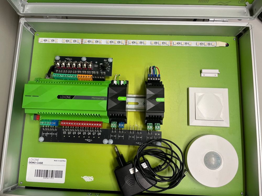 Loxone Tree Schulungskoffer mit Miniserver Gen.1 | Kaufen auf Ricardo