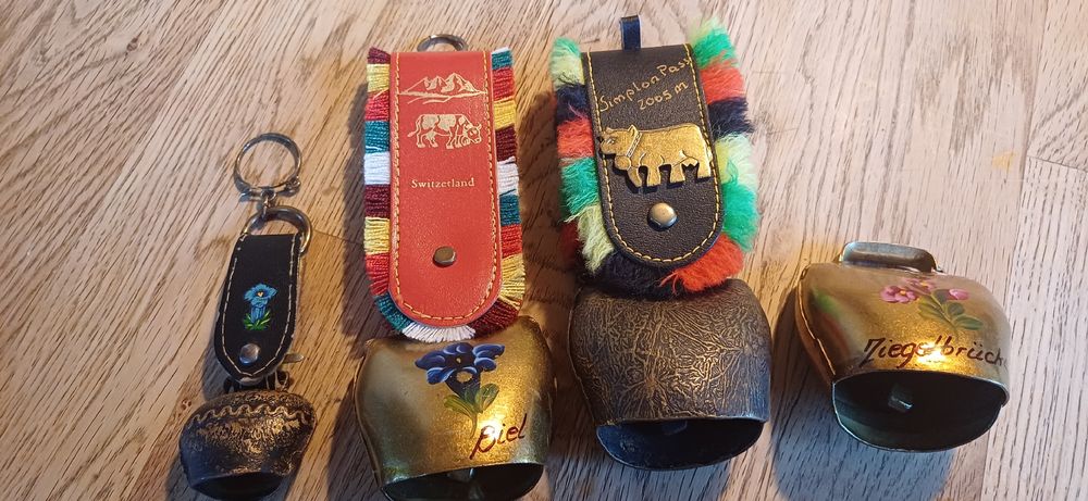 4 schöne Schweizer Glocken Souvenir (Gebraucht) in Flawil für CHF 36 ...