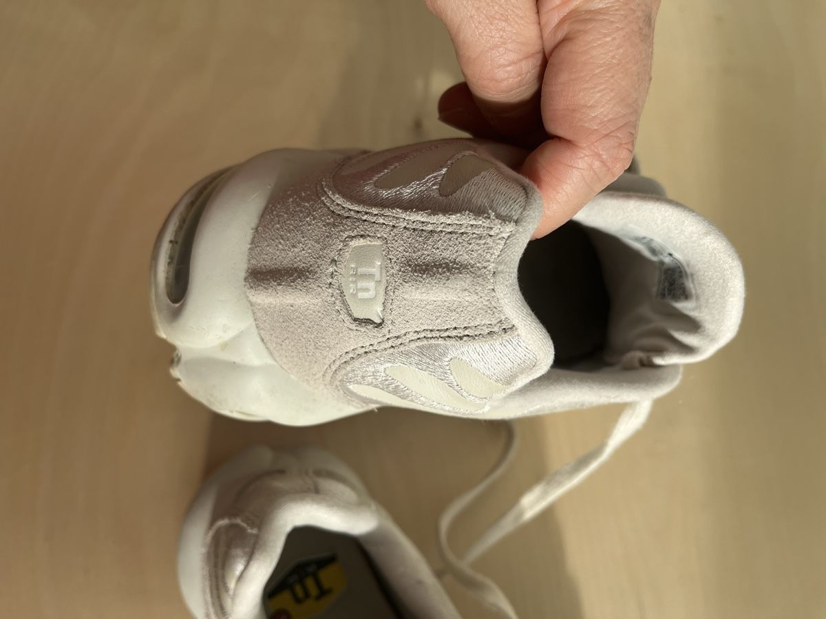 Nike TN Air Max Plus Premium Creme Beige (Damen) 40 (D'occasion) à ...