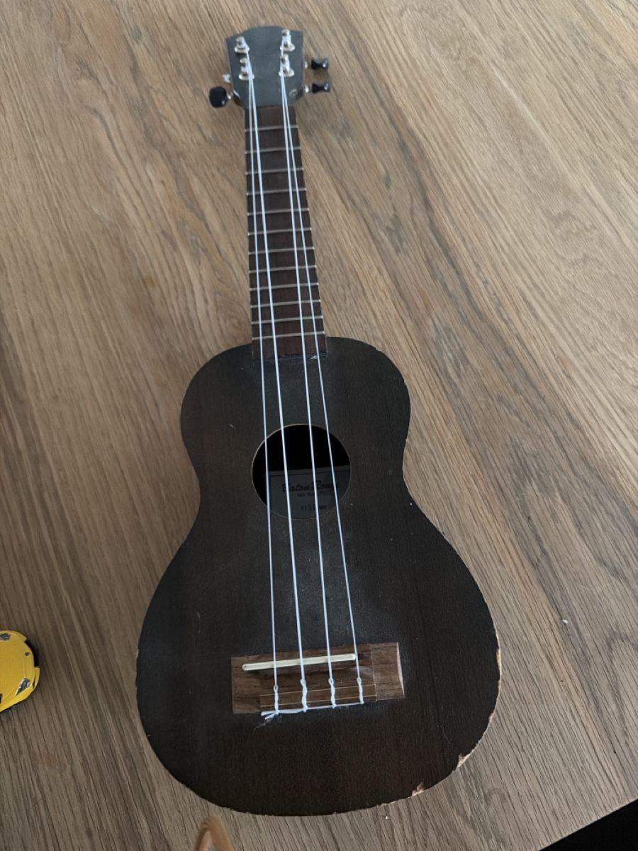 Konzert Ukulele Baton Rouge V1-S Dawn, Top Zustand! (Gebraucht) in ...