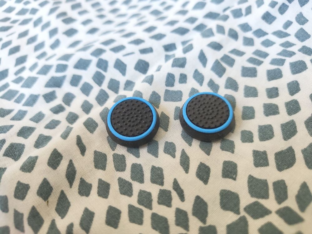 Controller Thumb Grips fur PS4 PS5 Xbox Controller (Gebraucht) in ...