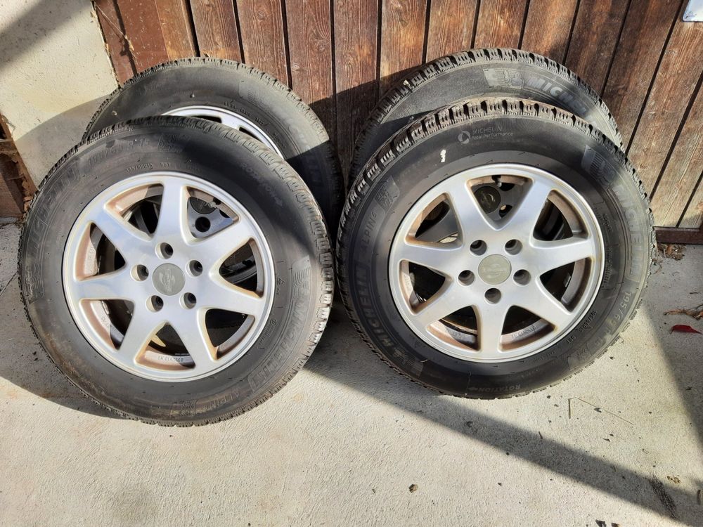 Alufelgen mit neuwertigen Winterpneus (VW Golf 5) (Gebraucht) in für ...