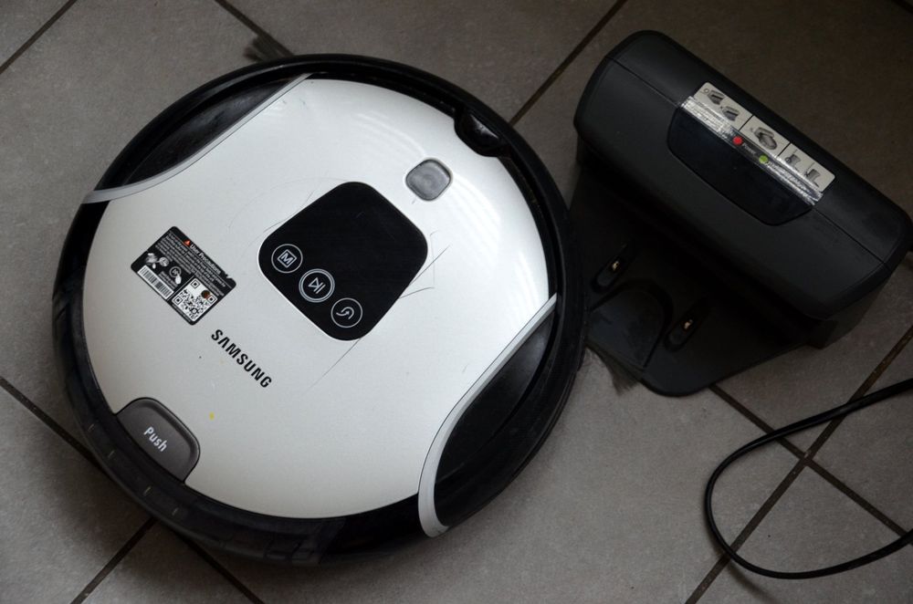 iRobot Samsung SR10F71UF Staubsauger / aspirateur (Gebraucht) in ...